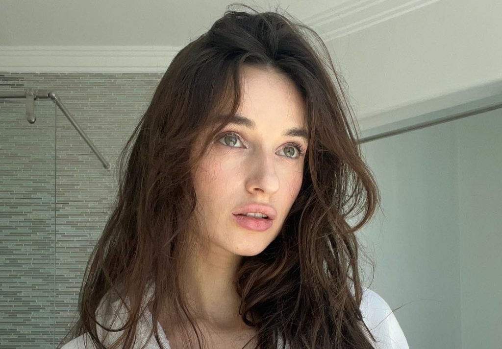 Who is Gloria Sol? Career, Family,Net Worth, Age, Height Bio 2024