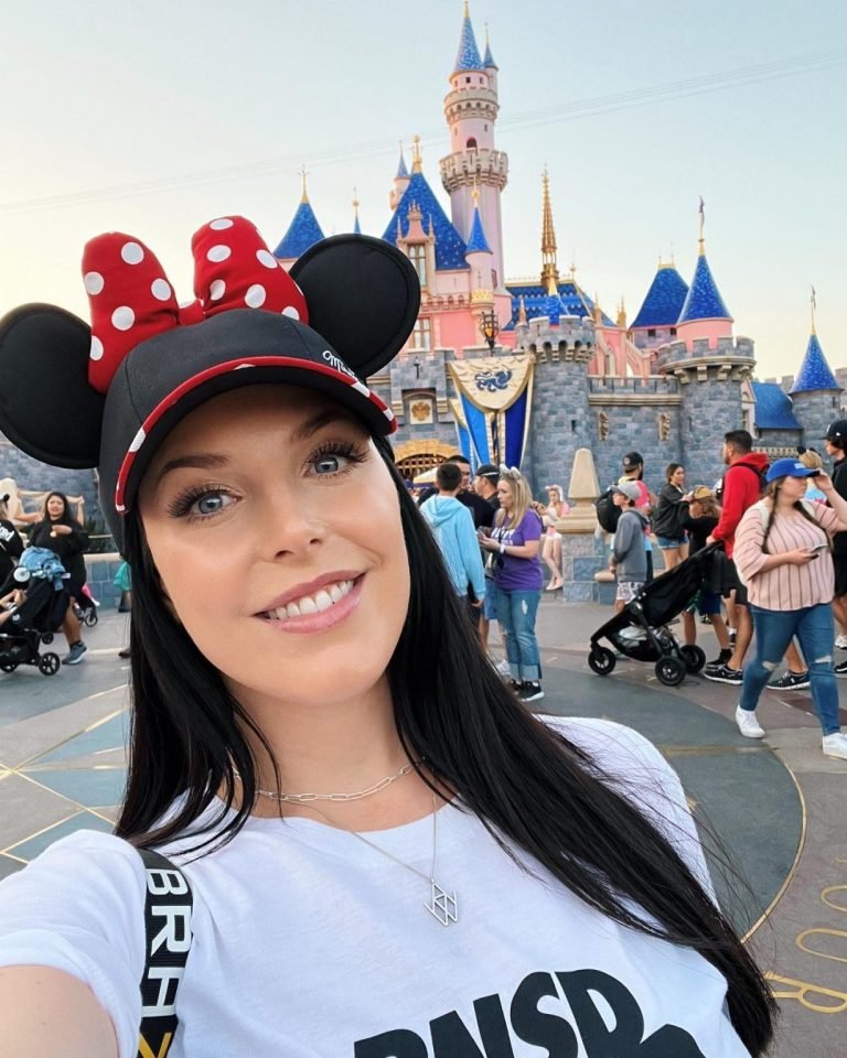 Who is Angela White? Age, Career, Family, Net Worth, Height Bio 2024
